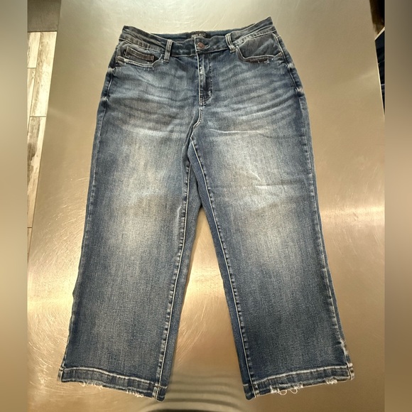 Judy Blue | Jeans | Judy Blue Distressed Cropped Jeans | Poshmark
